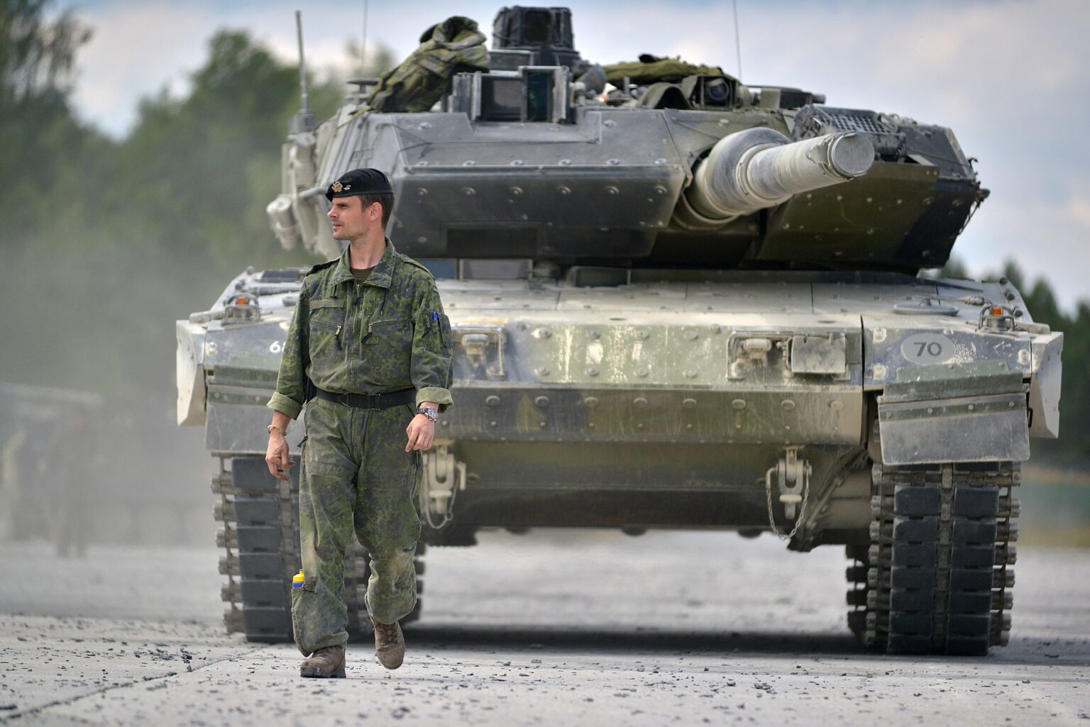 Indra & Rheinmetall Partner To Upgrade Spanish Leopard 2E With Next-Gen ...