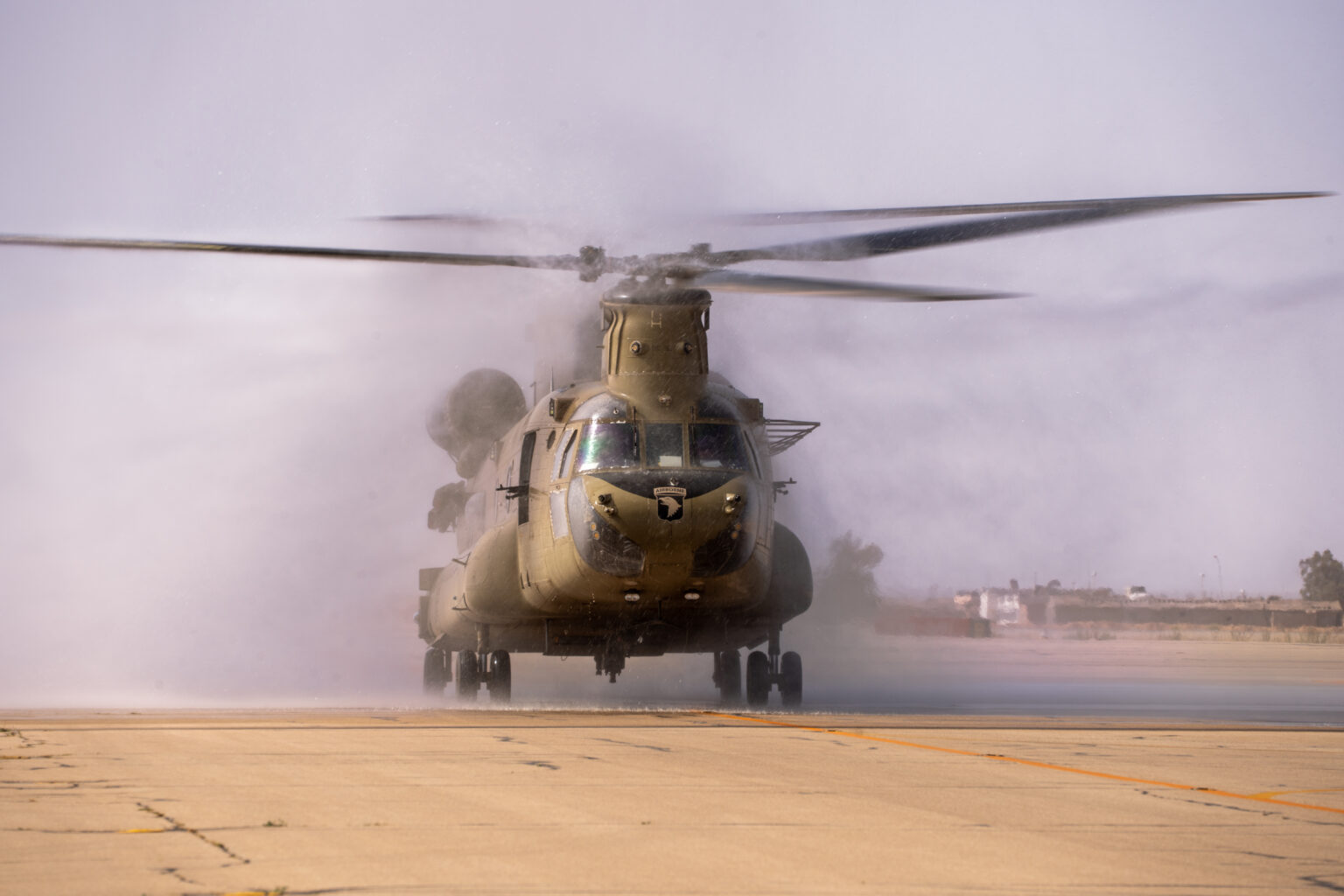 UAE To Buy Fleet Of CH-47F Chinook Helicopters In $1.32 Billion ...